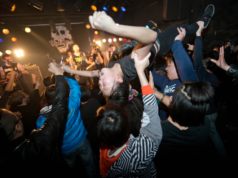 Concert Etiquettes & Rules: What Every Fan Should Follow