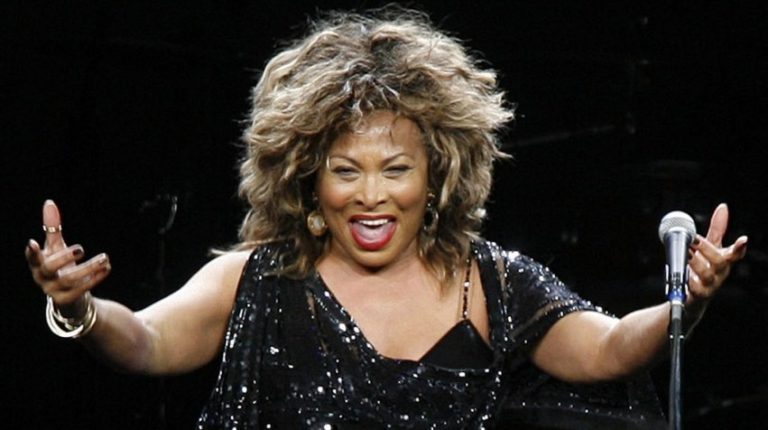 Most Famous Singers In The World 2025 (Popular Ranked)